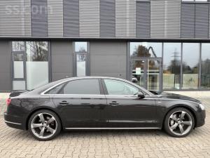 Black Audi A8 2015 in Riga, with an engine capacity of 4.20 L and mileage of 108 thousand km for 24900 €, photo 3 on AUTOMOTO.COM.LV
