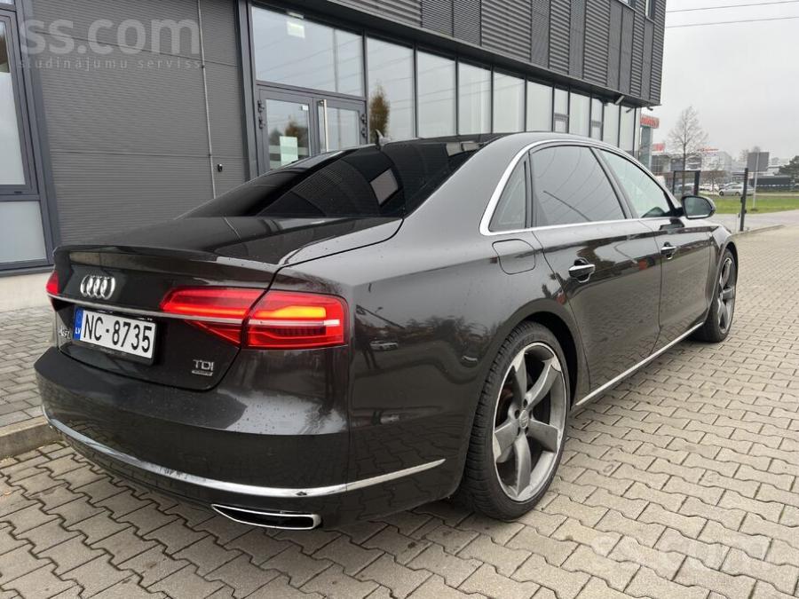 Black Audi A8 2015 in Riga, with an engine capacity of 4.20 L and mileage of 108 thousand km for 24900 €, photo 15 on AUTOMOTO.COM.LV