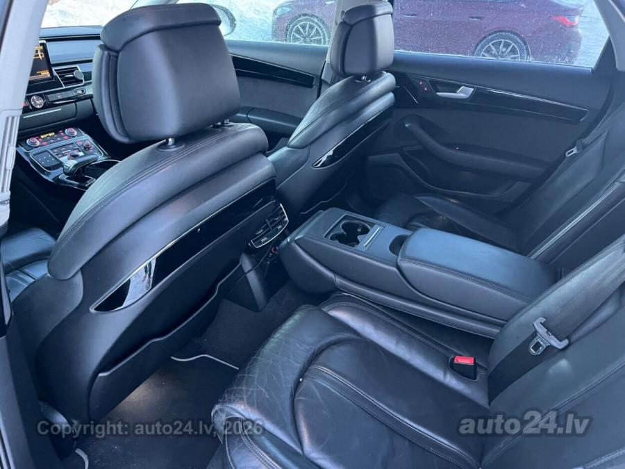 Black Audi A8 2015 in Tallinn, with an engine capacity of 3.00 L and mileage of 281 thousand km for 17000 €, photo 5 on AUTOMOTO.COM.LV