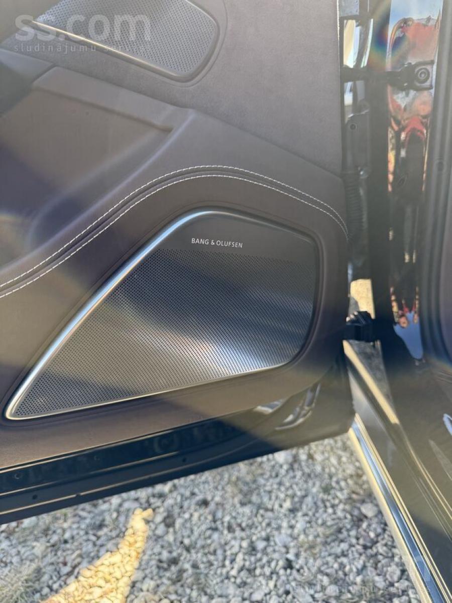 Black Audi A8 2015 in Gulbene, with an engine capacity of 3.00 L and mileage of 151 thousand km for 23000 €, photo 19 on AUTOMOTO.COM.LV