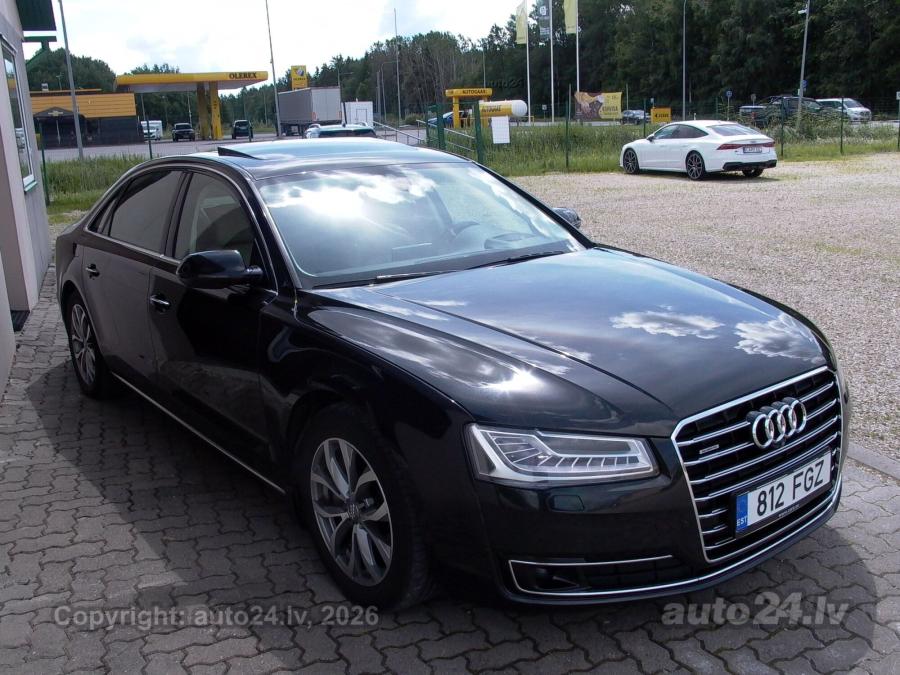 Black Audi A8 2015 in Voru, with an engine capacity of 3.00 L and mileage of 277 thousand km for 19900 €, photo 4 on AUTOMOTO.COM.LV