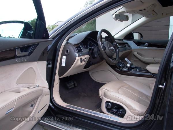 Black Audi A8 2015 in Voru, with an engine capacity of 3.00 L and mileage of 277 thousand km for 19900 €, photo 4 on AUTOMOTO.COM.LV