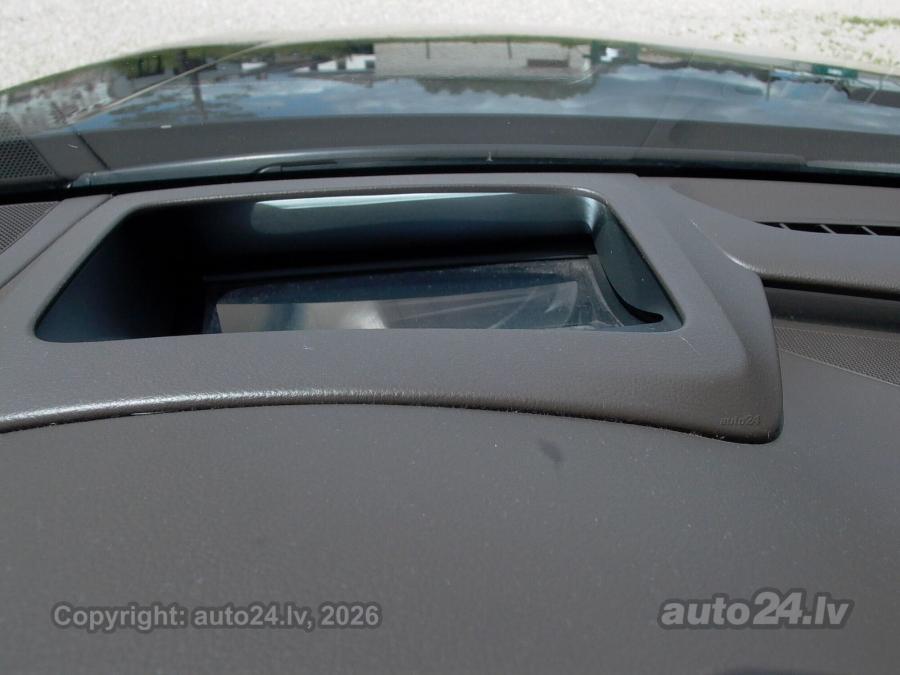 Black Audi A8 2015 in Voru, with an engine capacity of 3.00 L and mileage of 277 thousand km for 19900 €, photo 23 on AUTOMOTO.COM.LV