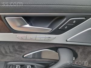 Melns Audi A8 2015 Rīga, ar dzinēja tilpumu 3.00 L un nobraukumu 176 tūkst. km par 24500 €, foto 21 vietnē AUTOMOTO.COM.LV