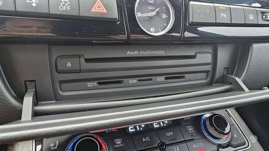 Black Audi A8 2015 in Kaunas, with an engine capacity of 2.97 L and mileage of 195 thousand km for 23900 €, photo 34 on AUTOMOTO.COM.LV