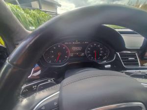 Black Audi A8 2015 in Vilnius, with an engine capacity of 4.00 L and mileage of 116 thousand km for 21999 €, photo 9 on AUTOMOTO.COM.LV