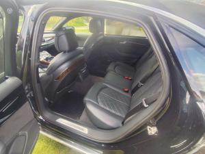 Black Audi A8 2015 in Vilnius, with an engine capacity of 4.00 L and mileage of 116 thousand km for 21999 €, photo 10 on AUTOMOTO.COM.LV