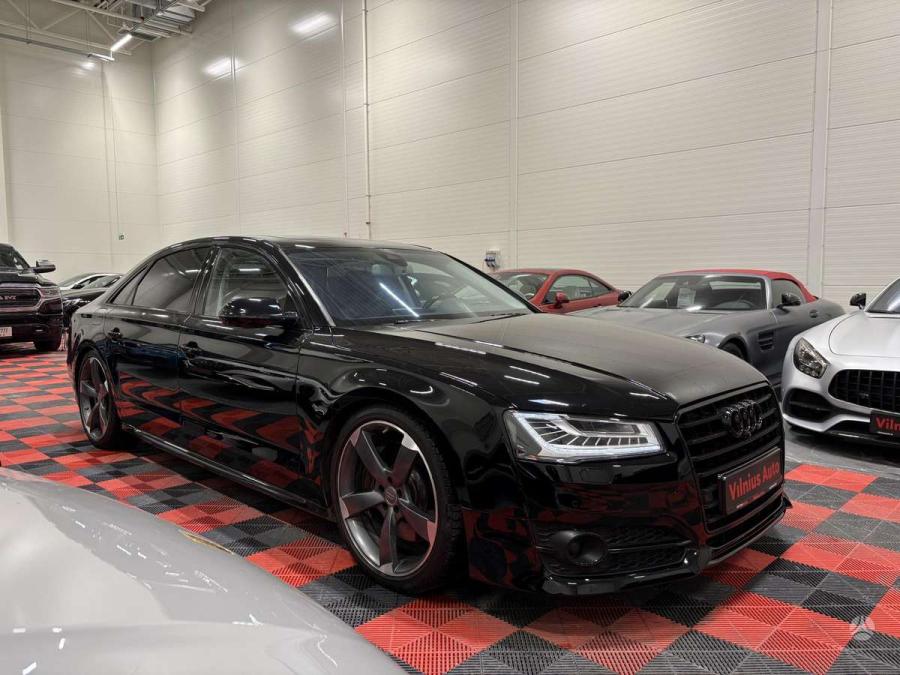 Melns Audi A8 2016 Viļņa, ar dzinēja tilpumu 3.99 L un nobraukumu 204 tūkst. km par 22150 €, foto 3 vietnē AUTOMOTO.COM.LV