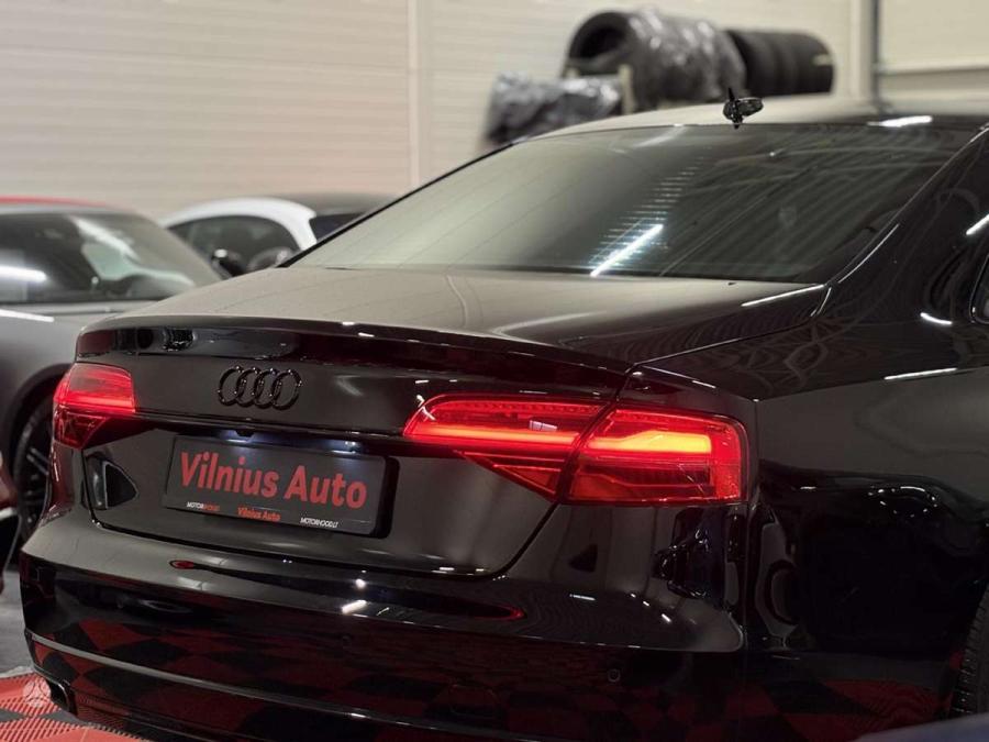 Melns Audi A8 2016 Viļņa, ar dzinēja tilpumu 3.99 L un nobraukumu 204 tūkst. km par 22150 €, foto 8 vietnē AUTOMOTO.COM.LV