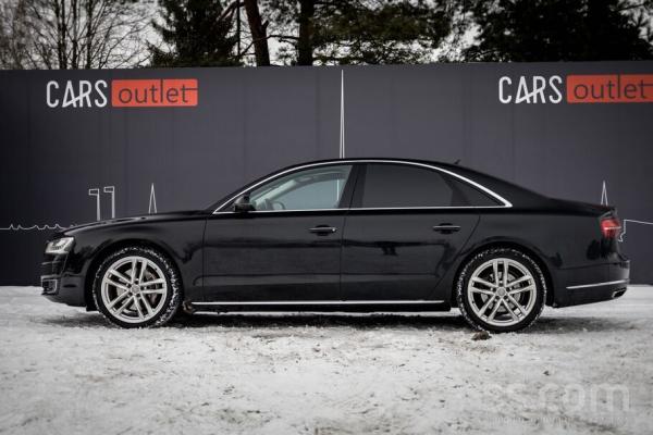 Black Audi A8 2016 in Riga, with an engine capacity of 3.00 L and mileage of 277 thousand km for 21990 €, photo 4 on AUTOMOTO.COM.LV