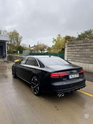 Black Audi A8 2016 in Siauliai, with an engine capacity of 4.00 L and mileage of 290 thousand km for 25999 €, photo 11 on AUTOMOTO.COM.LV