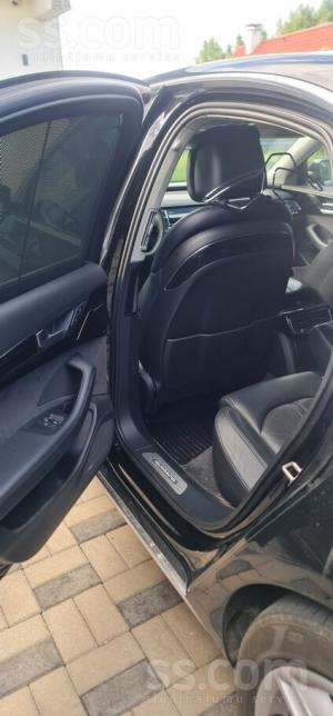Black Audi A8 2016 in Riga, with an engine capacity of 3.00 L and mileage of 293 thousand km for 18900 €, photo 5 on AUTOMOTO.COM.LV