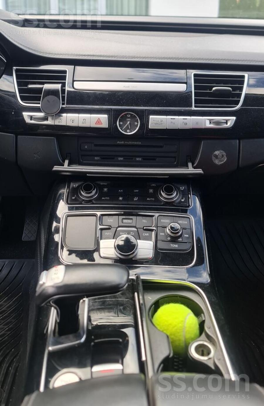 Black Audi A8 2016 in Riga, with an engine capacity of 3.00 L and mileage of 293 thousand km for 18900 €, photo 6 on AUTOMOTO.COM.LV
