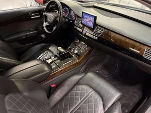 Black Audi A8 2016 in Vilnius, with an engine capacity of 3.99 L and mileage of 204 thousand km for 20550 €, photo 18 on AUTOMOTO.COM.LV