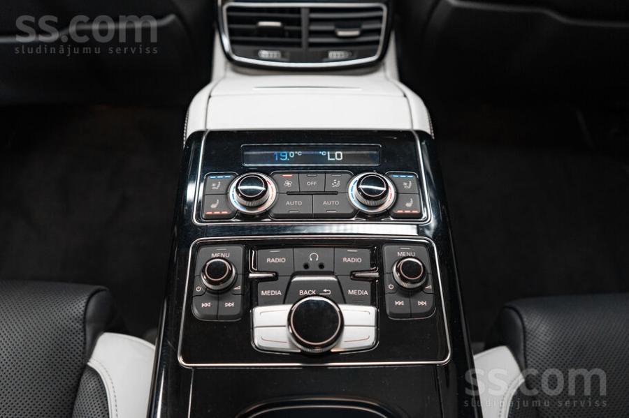 Melns Audi A8 2016 Rīga, ar dzinēja tilpumu 6.30 L un nobraukumu 210 tūkst. km par 35000 €, foto 16 vietnē AUTOMOTO.COM.LV