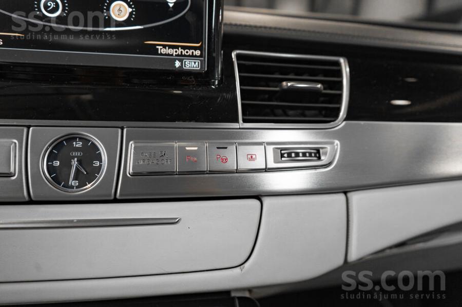 Melns Audi A8 2016 Rīga, ar dzinēja tilpumu 6.30 L un nobraukumu 210 tūkst. km par 35000 €, foto 28 vietnē AUTOMOTO.COM.LV