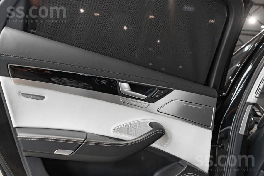 Melns Audi A8 2016 Rīga, ar dzinēja tilpumu 6.30 L un nobraukumu 210 tūkst. km par 35000 €, foto 30 vietnē AUTOMOTO.COM.LV