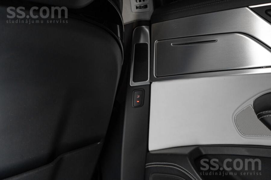 Melns Audi A8 2016 Rīga, ar dzinēja tilpumu 6.30 L un nobraukumu 210 tūkst. km par 35000 €, foto 32 vietnē AUTOMOTO.COM.LV