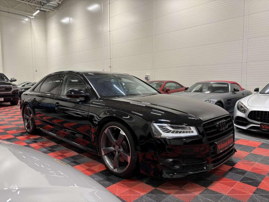 Melns Audi A8 2016 Viļņa, ar dzinēja tilpumu 3.99 L un nobraukumu 204 tūkst. km par 18550 €, foto 4 vietnē AUTOMOTO.COM.LV