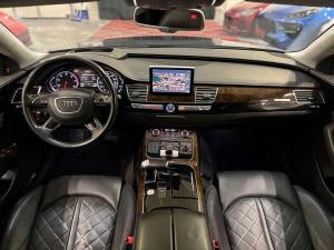 Melns Audi A8 2016 Viļņa, ar dzinēja tilpumu 3.99 L un nobraukumu 204 tūkst. km par 18550 €, foto 21 vietnē AUTOMOTO.COM.LV