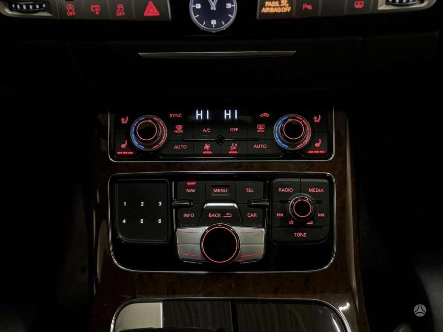Melns Audi A8 2016 Viļņa, ar dzinēja tilpumu 3.99 L un nobraukumu 204 tūkst. km par 18550 €, foto 26 vietnē AUTOMOTO.COM.LV