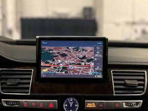 Melns Audi A8 2016 Viļņa, ar dzinēja tilpumu 3.99 L un nobraukumu 204 tūkst. km par 18550 €, foto 28 vietnē AUTOMOTO.COM.LV