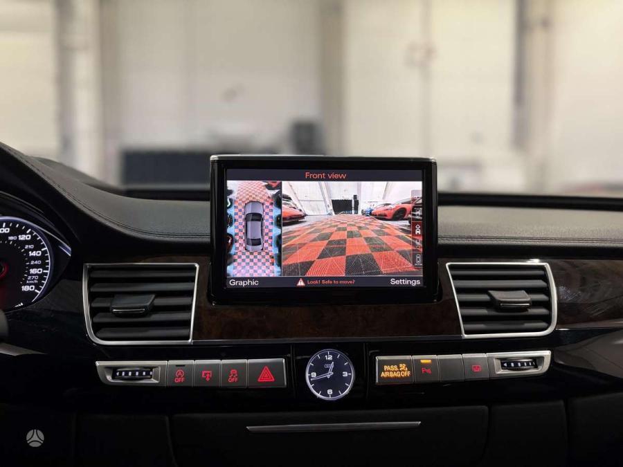 Melns Audi A8 2016 Viļņa, ar dzinēja tilpumu 3.99 L un nobraukumu 204 tūkst. km par 18550 €, foto 33 vietnē AUTOMOTO.COM.LV