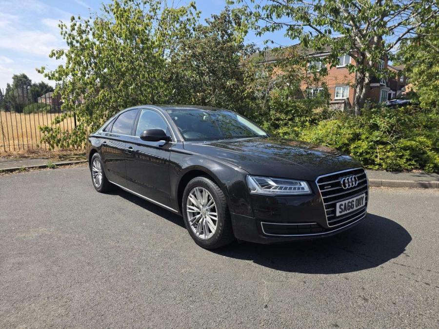 Melns Audi A8 2016 Jurbarkas, ar dzinēja tilpumu 2.97 L un nobraukumu 269 tūkst. km par 9950 €, foto 1 vietnē AUTOMOTO.COM.LV
