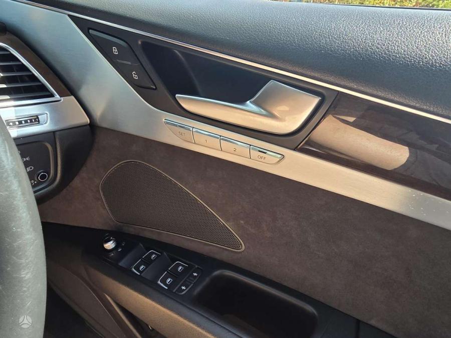 Melns Audi A8 2016 Jurbarkas, ar dzinēja tilpumu 2.97 L un nobraukumu 269 tūkst. km par 9950 €, foto 14 vietnē AUTOMOTO.COM.LV