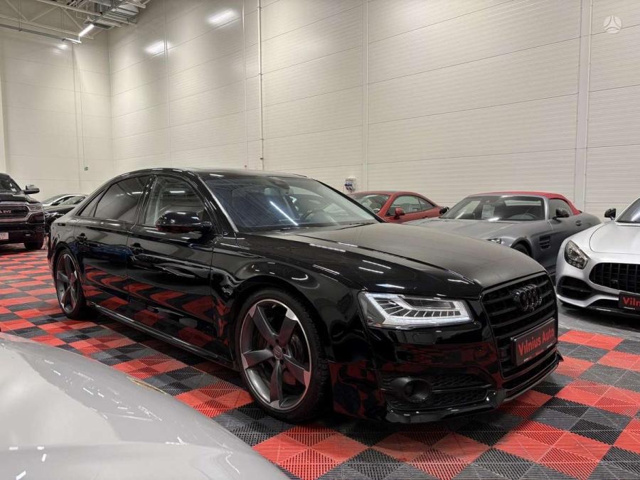 Melns Audi A8 2016 Viļņa, ar dzinēja tilpumu 3.99 L un nobraukumu 204 tūkst. km par 18000 €, foto 4 vietnē AUTOMOTO.COM.LV