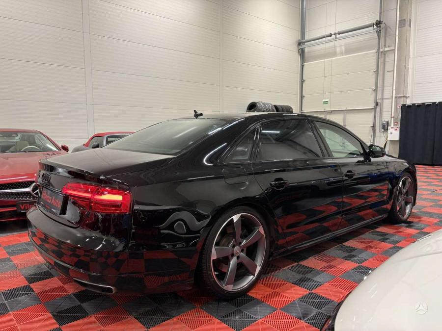 Melns Audi A8 2016 Viļņa, ar dzinēja tilpumu 3.99 L un nobraukumu 204 tūkst. km par 18000 €, foto 5 vietnē AUTOMOTO.COM.LV