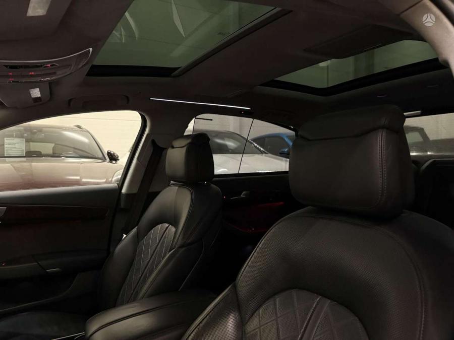 Melns Audi A8 2016 Viļņa, ar dzinēja tilpumu 3.99 L un nobraukumu 204 tūkst. km par 18000 €, foto 17 vietnē AUTOMOTO.COM.LV