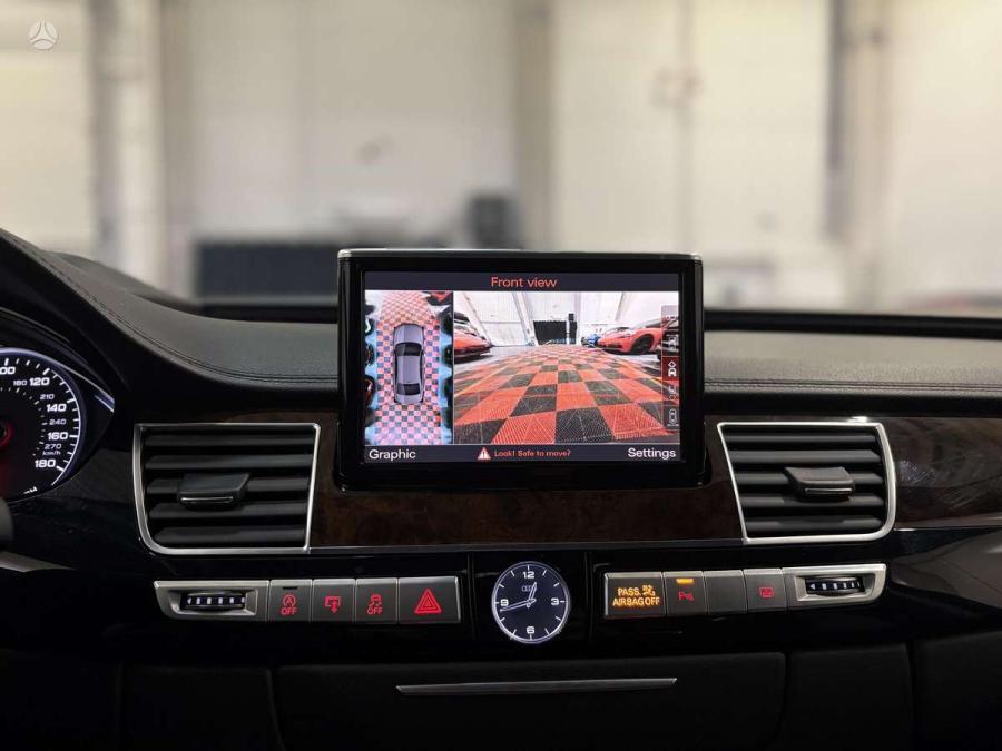 Melns Audi A8 2016 Viļņa, ar dzinēja tilpumu 3.99 L un nobraukumu 204 tūkst. km par 18000 €, foto 33 vietnē AUTOMOTO.COM.LV