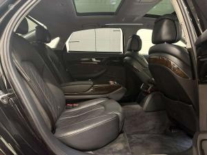 Melns Audi A8 2016 Viļņa, ar dzinēja tilpumu 3.99 L un nobraukumu 204 tūkst. km par 18000 €, foto 35 vietnē AUTOMOTO.COM.LV