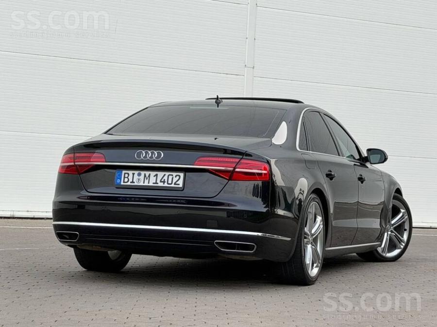 Black Audi A8 2016 in Riga, with an engine capacity of 4.20 L and mileage of 0 thousand km for 18500 €, photo 5 on AUTOMOTO.COM.LV