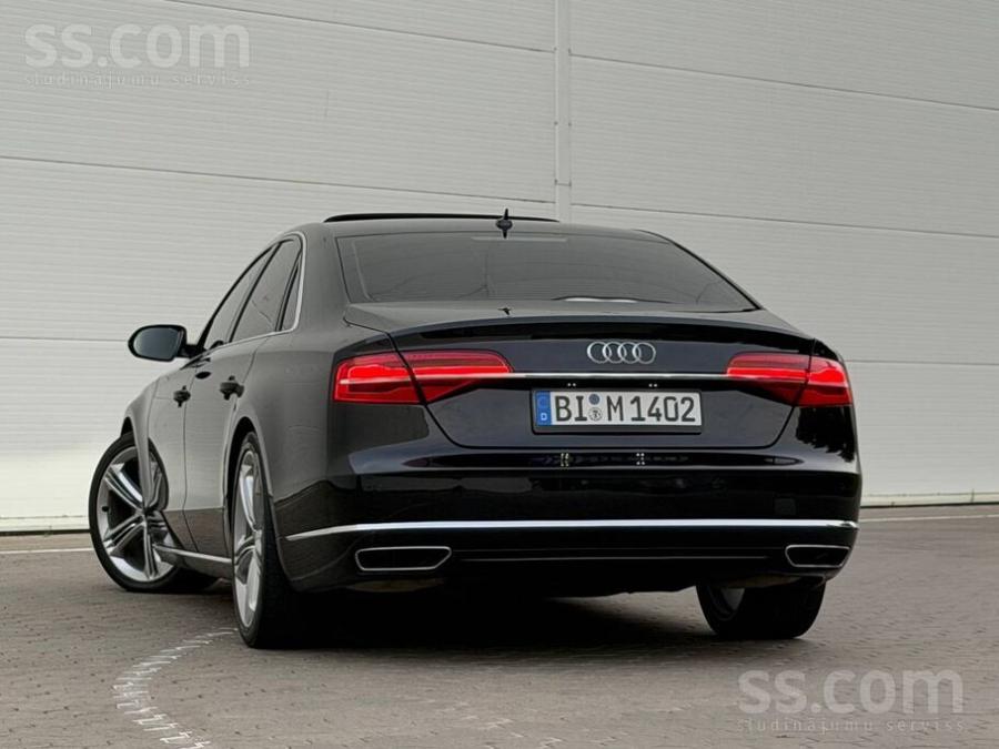 Black Audi A8 2016 in Riga, with an engine capacity of 4.20 L and mileage of 0 thousand km for 18500 €, photo 8 on AUTOMOTO.COM.LV