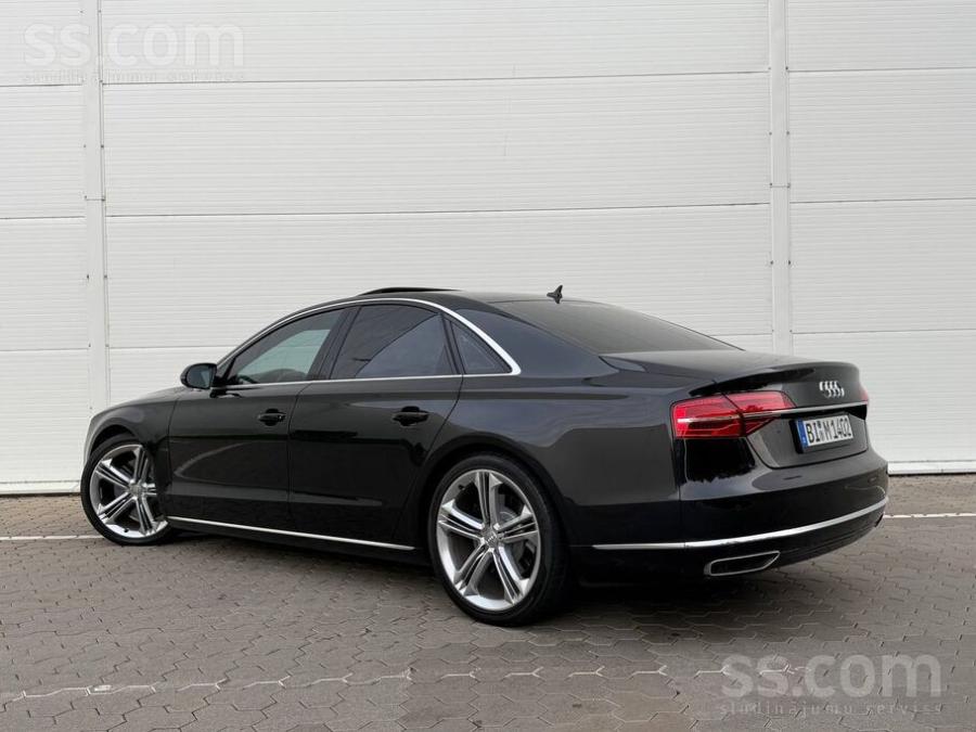 Black Audi A8 2016 in Riga, with an engine capacity of 4.20 L and mileage of 0 thousand km for 18500 €, photo 29 on AUTOMOTO.COM.LV