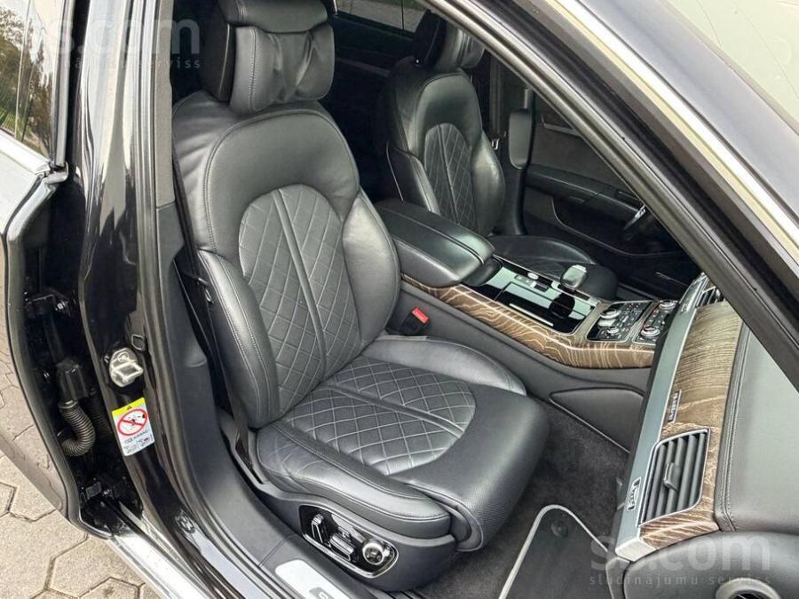 Black Audi A8 2016 in Riga, with an engine capacity of 4.20 L and mileage of 0 thousand km for 18500 €, photo 36 on AUTOMOTO.COM.LV