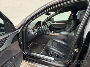Black Audi A8 2016 in Riga, with an engine capacity of 4.20 L and mileage of 0 thousand km for 18500 €, photo 38 on AUTOMOTO.COM.LV