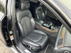 Black Audi A8 2016 in Riga, with an engine capacity of 4.20 L and mileage of 0 thousand km for 18500 €, photo 37 on AUTOMOTO.COM.LV