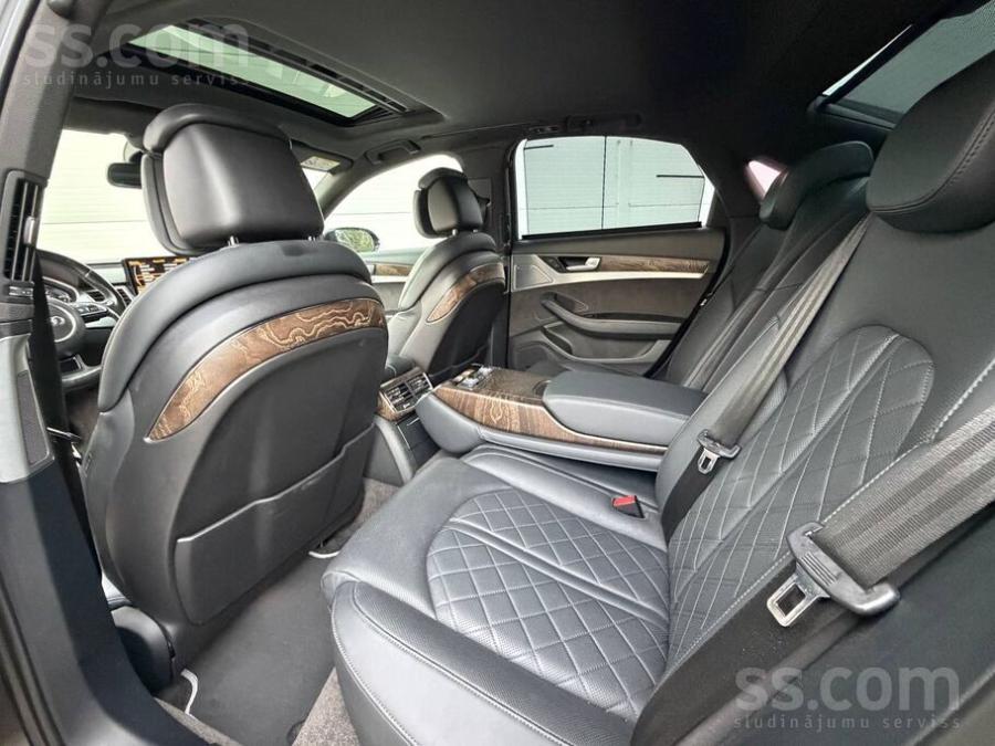 Black Audi A8 2016 in Riga, with an engine capacity of 4.20 L and mileage of 0 thousand km for 18500 €, photo 40 on AUTOMOTO.COM.LV