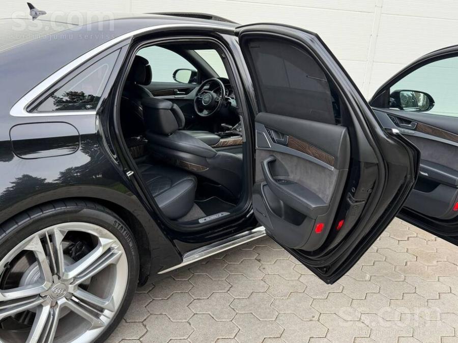 Black Audi A8 2016 in Riga, with an engine capacity of 4.20 L and mileage of 0 thousand km for 18500 €, photo 42 on AUTOMOTO.COM.LV