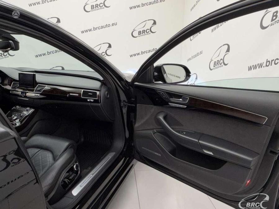 Melns Audi A8 2017 Viļņa, ar dzinēja tilpumu 3.99 L un nobraukumu 166 tūkst. km par 27900 €, foto 9 vietnē AUTOMOTO.COM.LV