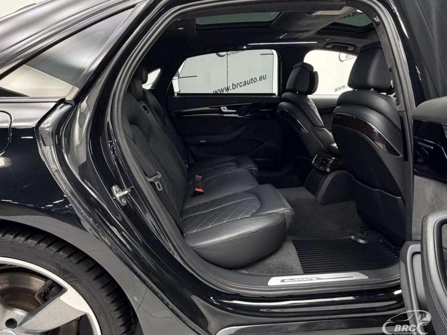 Melns Audi A8 2017 Viļņa, ar dzinēja tilpumu 3.99 L un nobraukumu 166 tūkst. km par 27900 €, foto 12 vietnē AUTOMOTO.COM.LV