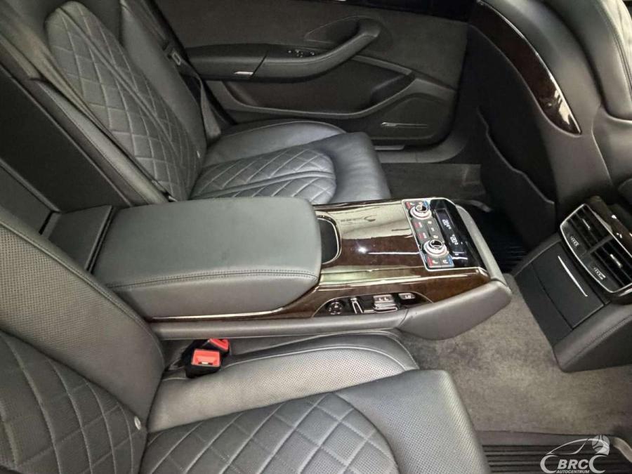Melns Audi A8 2017 Viļņa, ar dzinēja tilpumu 3.99 L un nobraukumu 166 tūkst. km par 27900 €, foto 15 vietnē AUTOMOTO.COM.LV