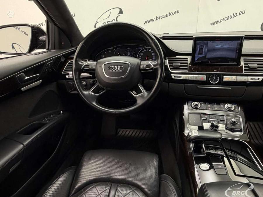 Melns Audi A8 2017 Viļņa, ar dzinēja tilpumu 3.99 L un nobraukumu 166 tūkst. km par 27900 €, foto 19 vietnē AUTOMOTO.COM.LV