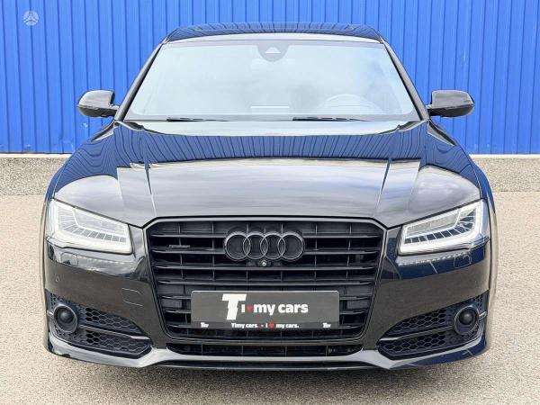 Black Audi A8 2017 in Kaunas, with an engine capacity of 3.99 L and mileage of 166 thousand km for 27900 €, photo 3 on AUTOMOTO.COM.LV