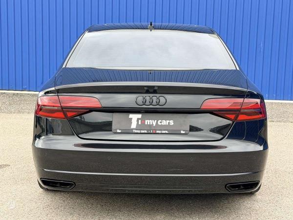 Black Audi A8 2017 in Kaunas, with an engine capacity of 3.99 L and mileage of 166 thousand km for 27900 €, photo 4 on AUTOMOTO.COM.LV
