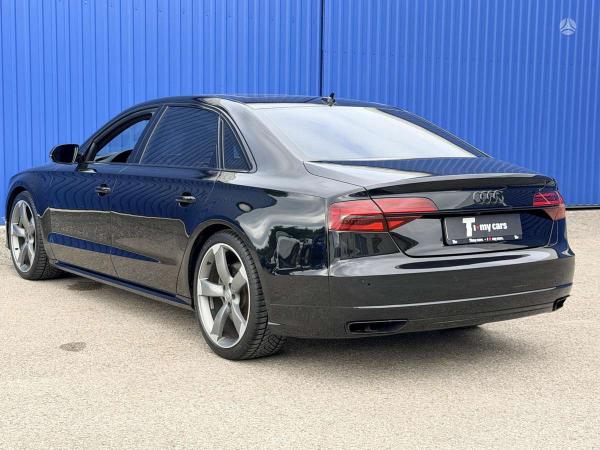 Black Audi A8 2017 in Kaunas, with an engine capacity of 3.99 L and mileage of 166 thousand km for 27900 €, photo 6 on AUTOMOTO.COM.LV