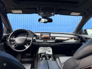 Black Audi A8 2017 in Kaunas, with an engine capacity of 3.99 L and mileage of 166 thousand km for 27900 €, photo 10 on AUTOMOTO.COM.LV